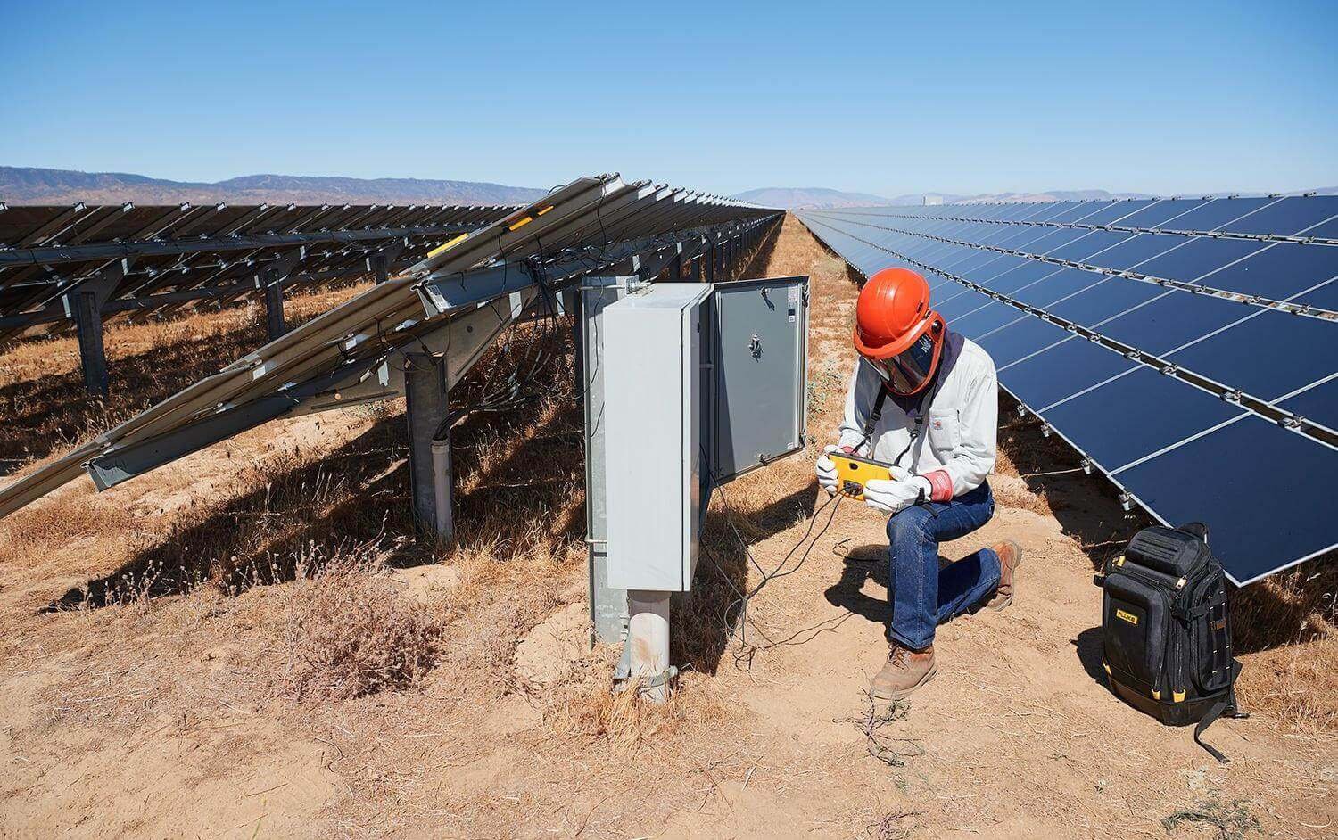 Everything You Need to Know About Solar Inverters (Ultimate Guide 2024)